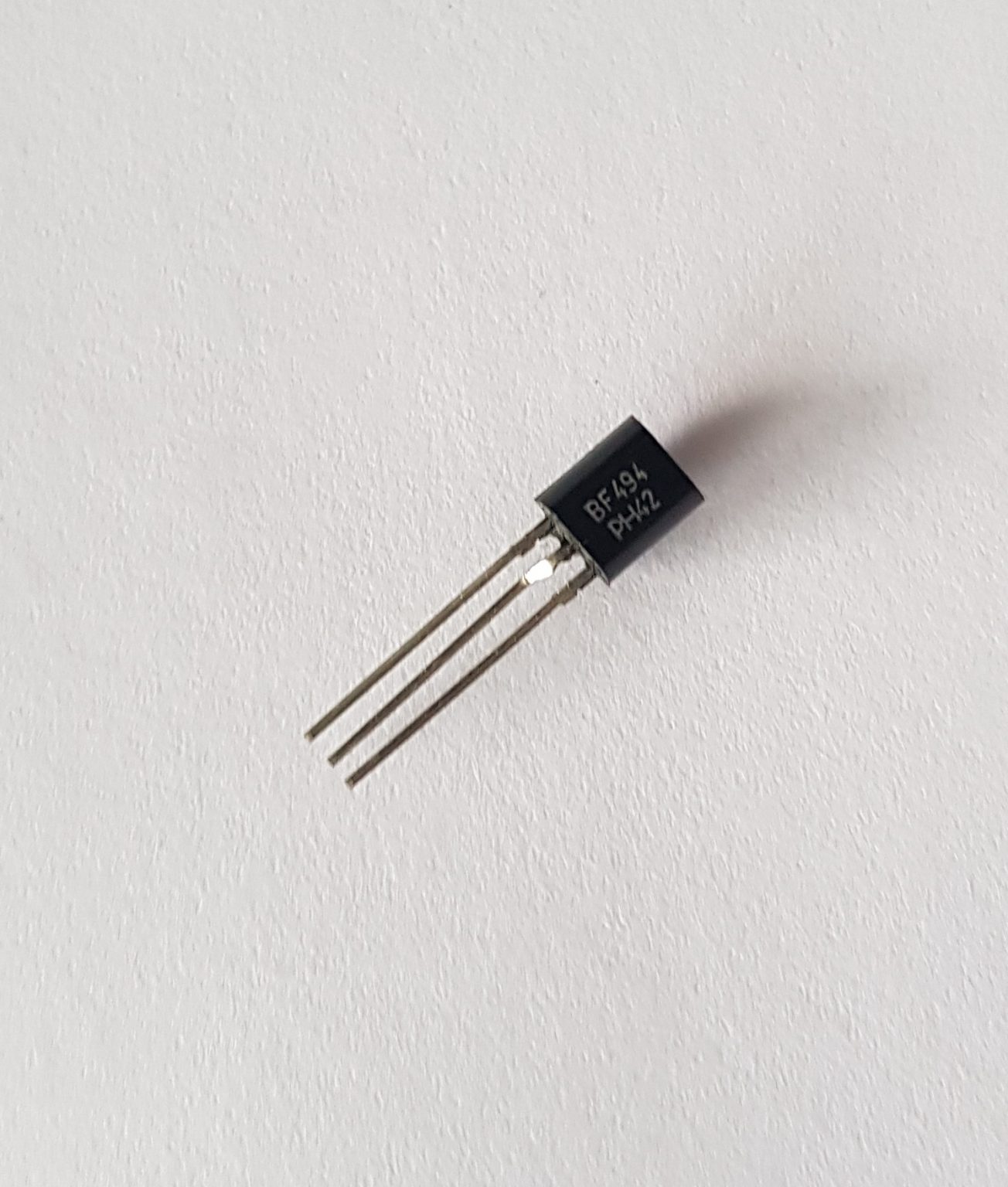 BF494 20V 30mA 300mW AM/FM Ft 120 MHz TO92 – ZL1BQ